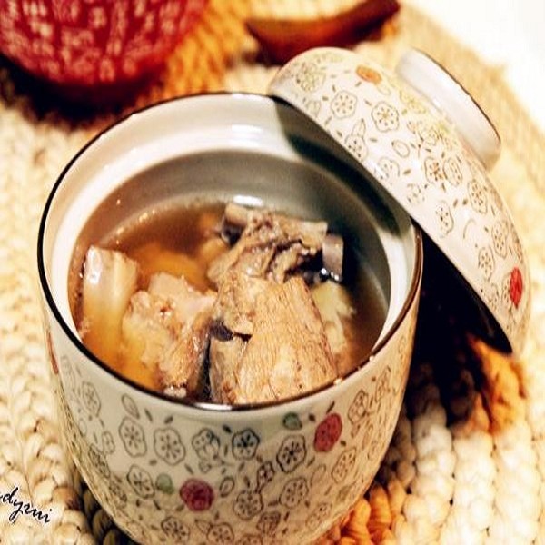 新加坡肉骨茶详细介绍：特点 历史 - 新加坡特产 - 特色谷